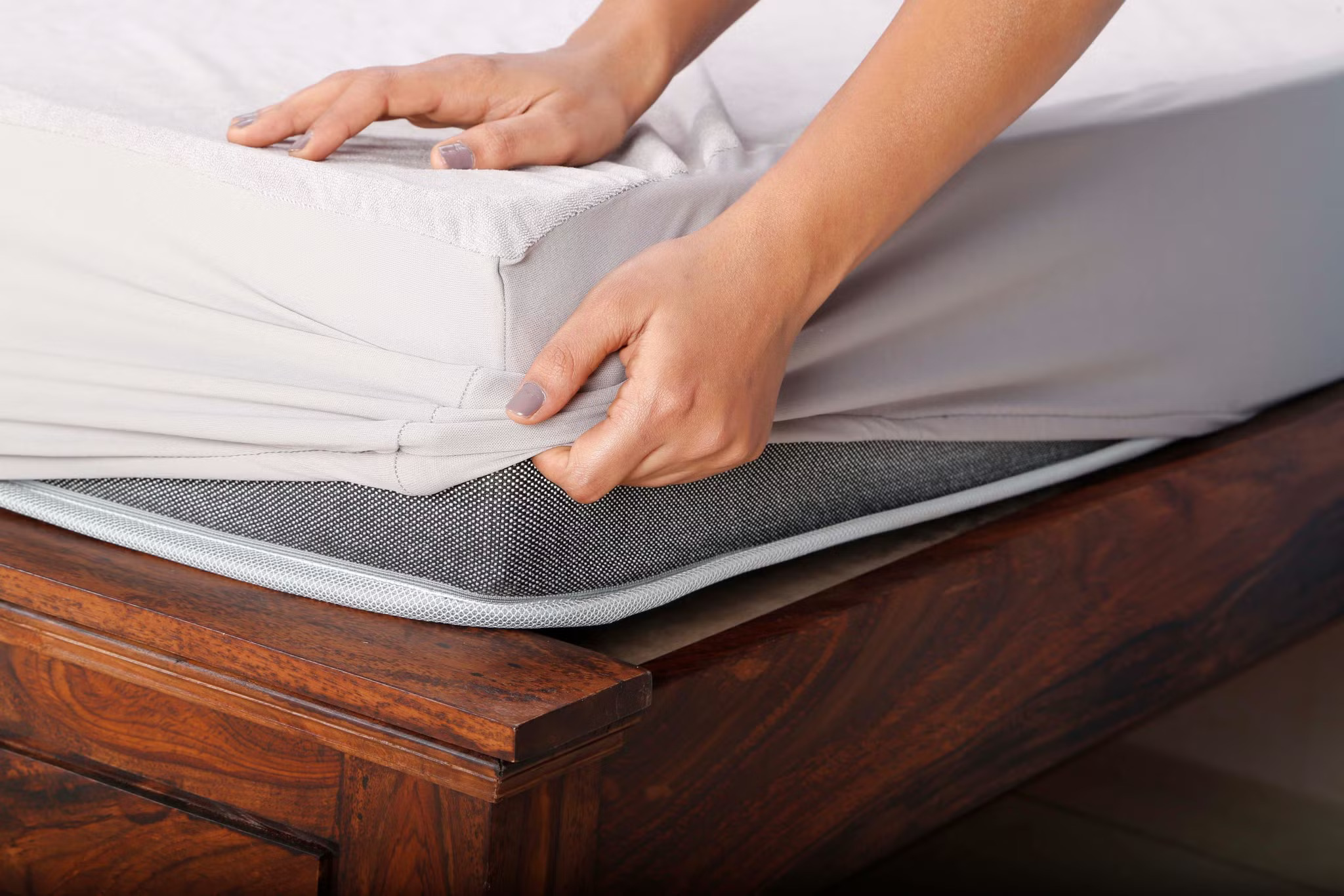 Choosing the Right Mattress Protector for Your Bed - Restolex